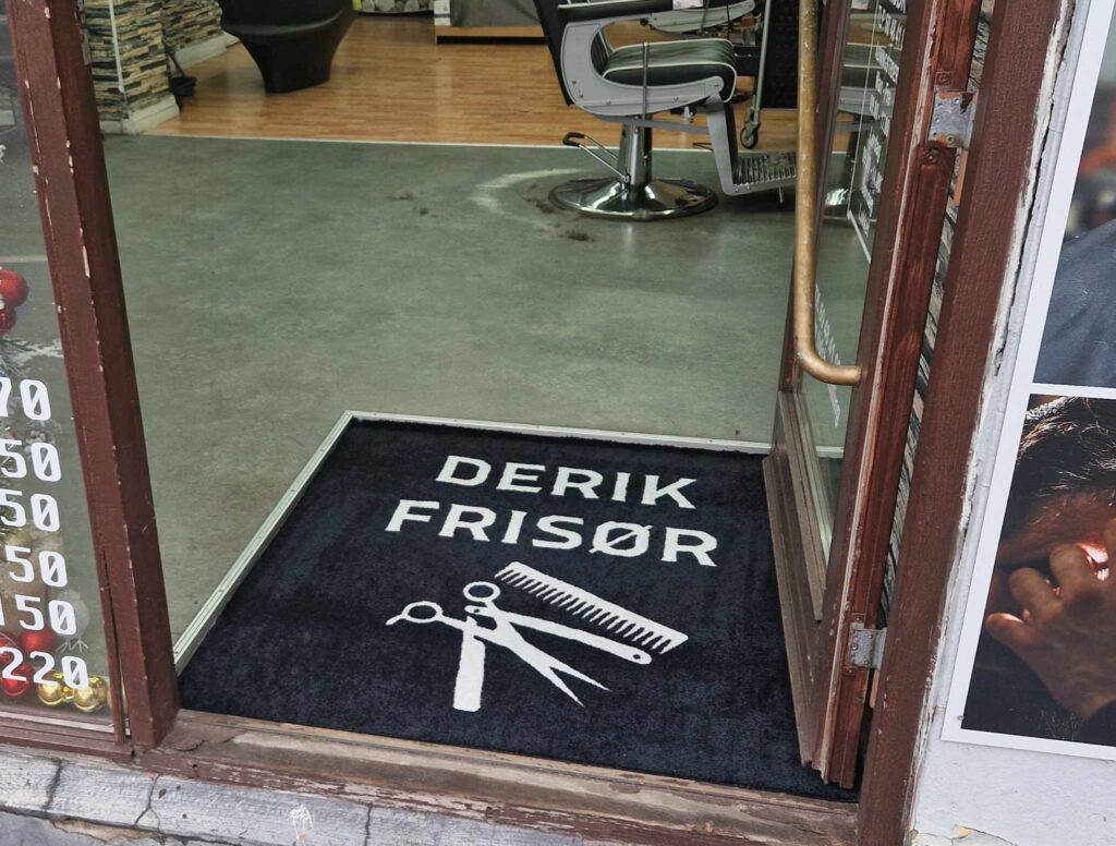 Logo måtte hos Frisør Derik